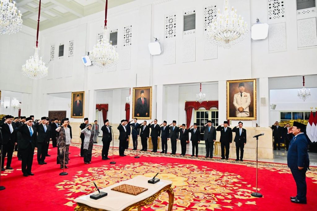 Presiden Prabowo Resmi Lantik 31 Duta Besar Luar Biasa dan Berkuasa ...